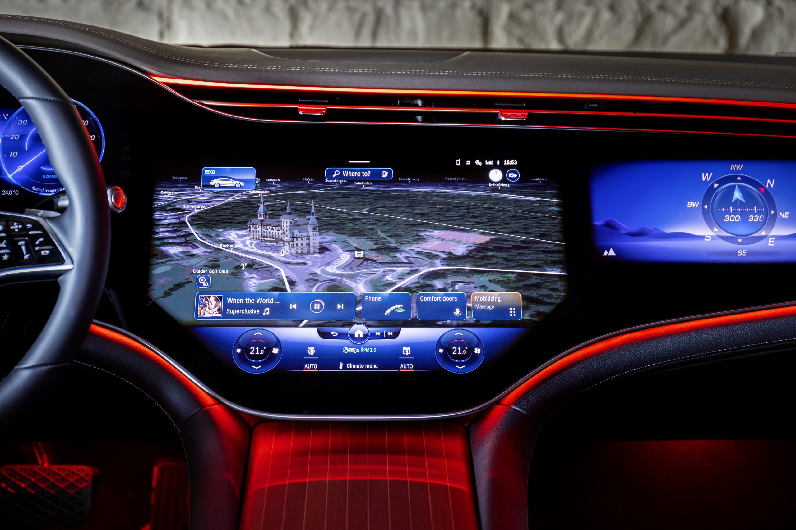 Mercedes EQS 450 é o primeiro sedan executivo elétrico da marca