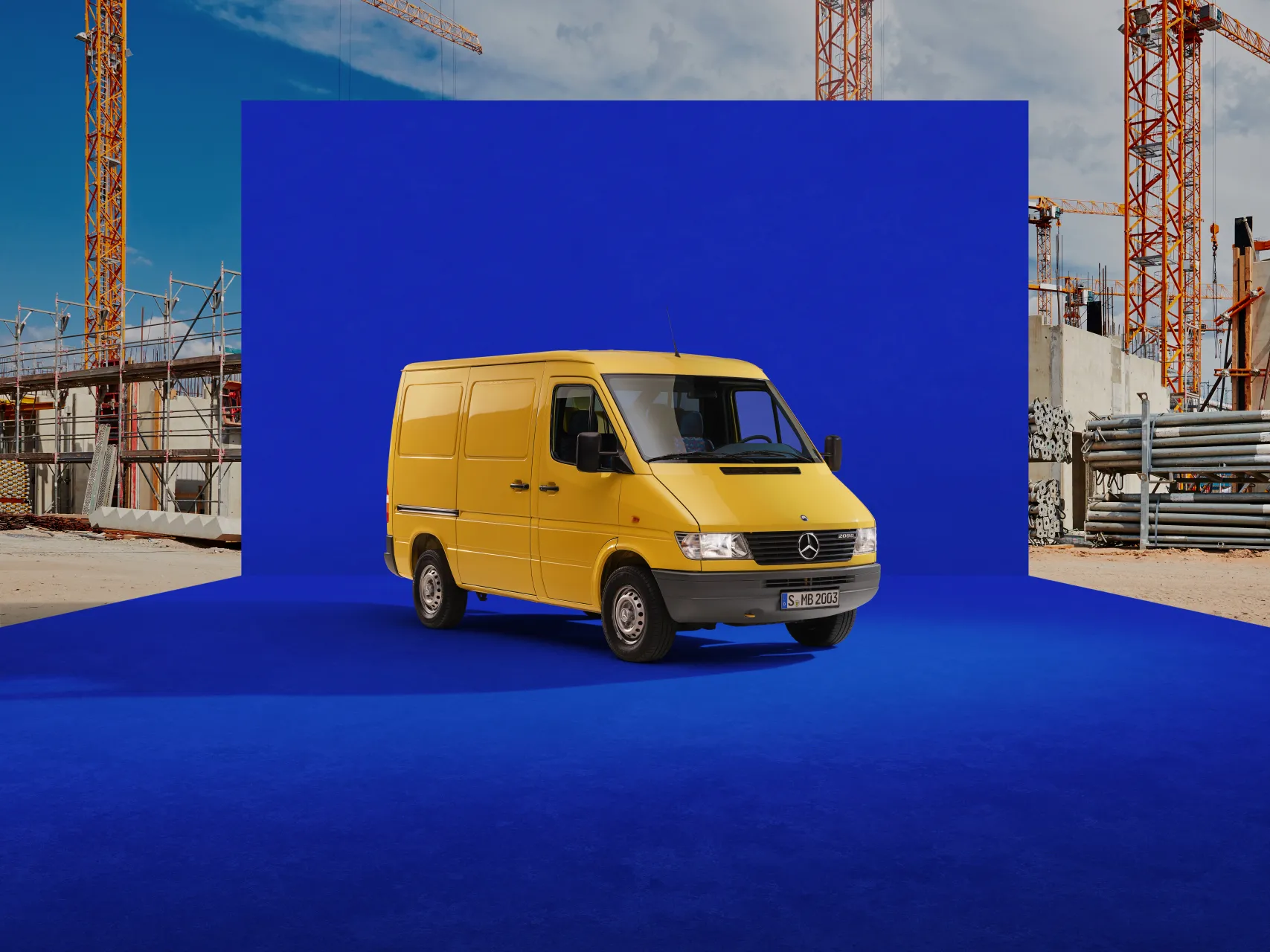 Sprinter completa 30 anos; veja como era o primeiro modelo